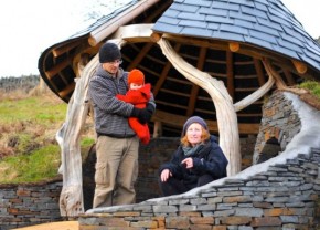 Caradoc’s Hideout: A Fetching Hut Made From Recycled Materials in Wales ...